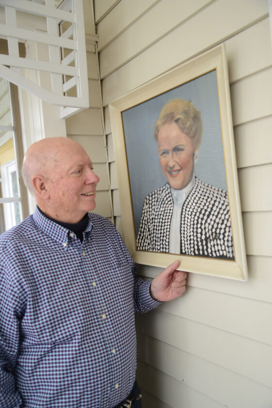 Sloan to receive award for backstage achievements | Live News Art